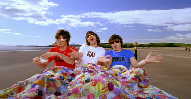 Supergrass – Alright | 90s90s